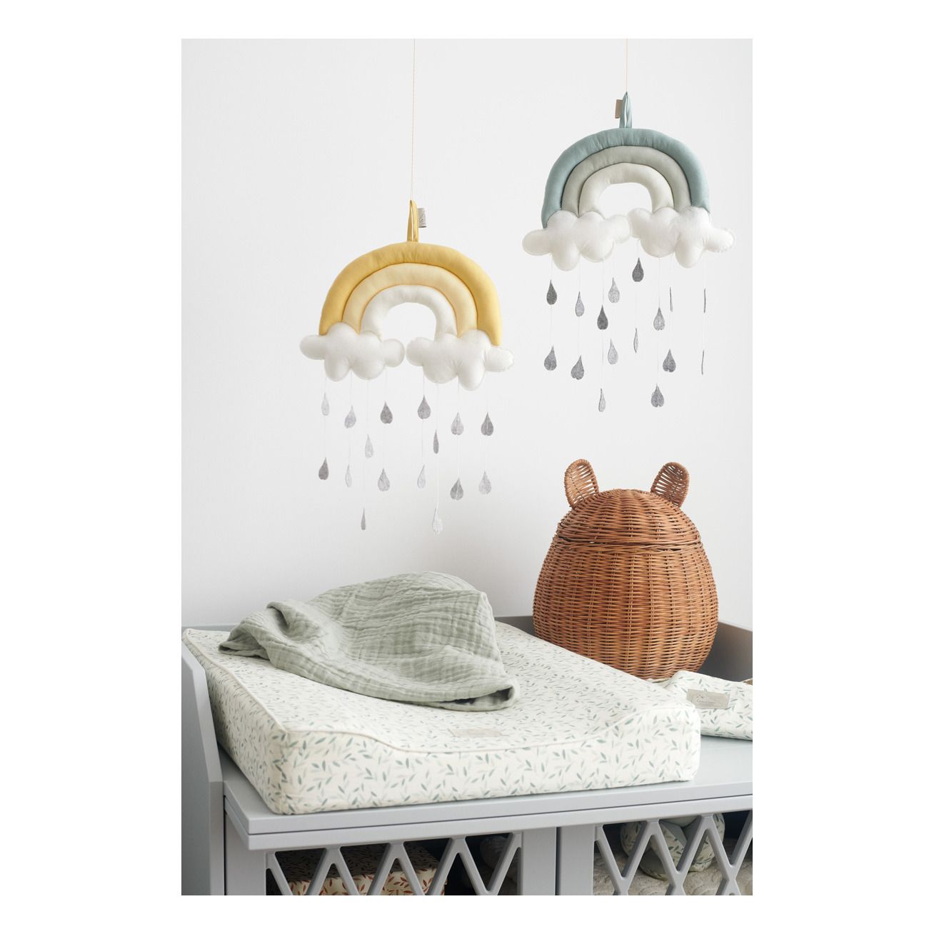 Mobile Arc-en-ciel en coton bio Jaune pâle Cam Cam Design Bébé - Smallable