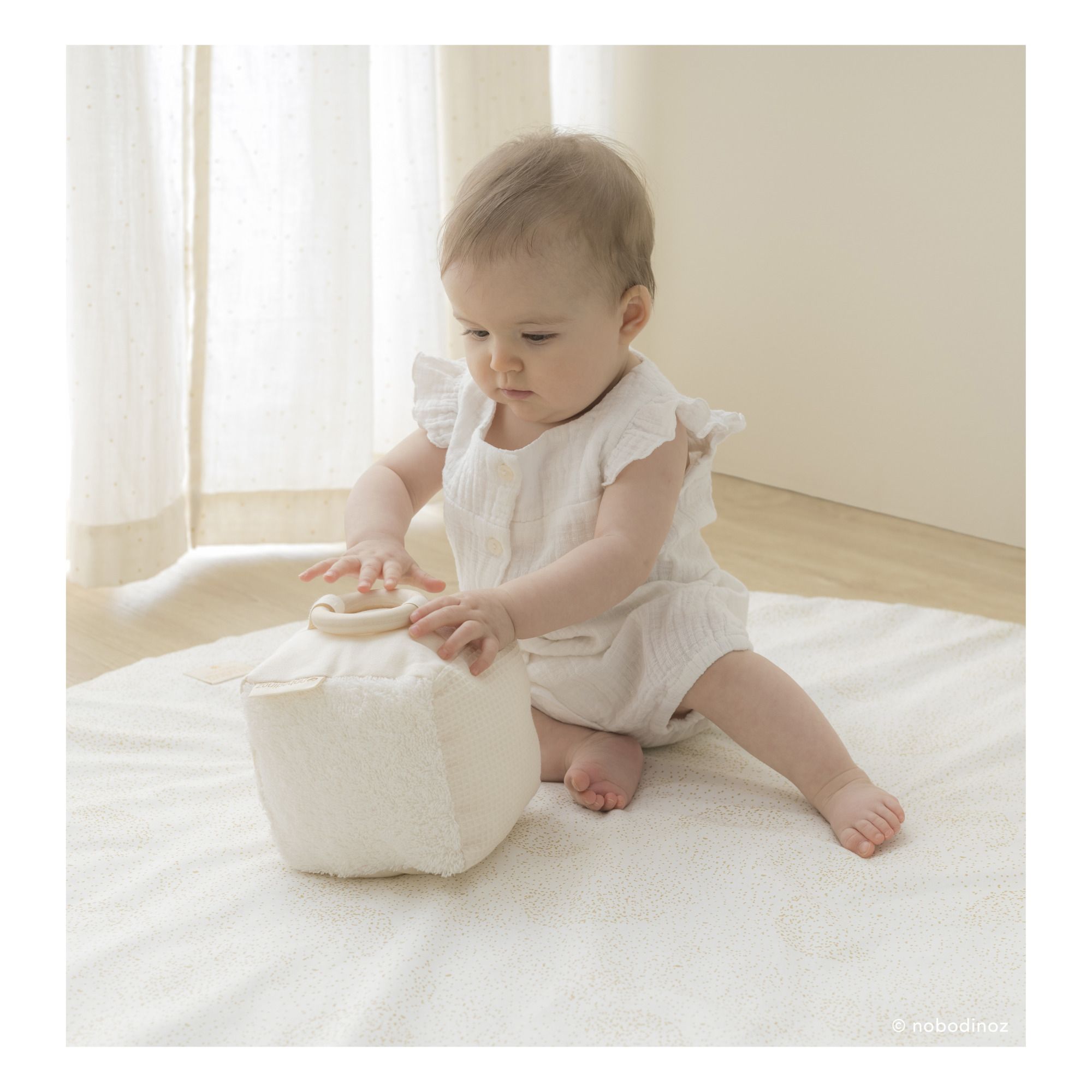 Sensory Cotton Cube Cream Nobodinoz Toys and Hobbies Baby